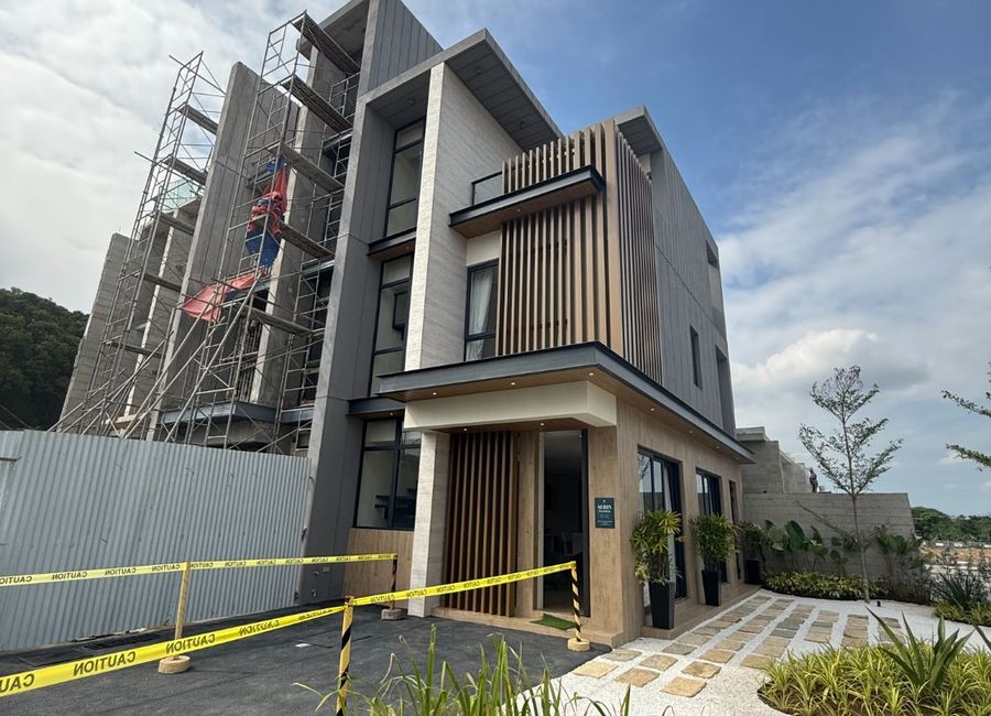Your Dream Home Awaits: M Residence, Capitol Hills - Rey