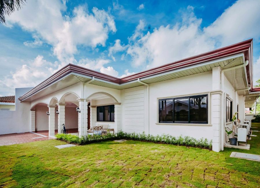 New Maria Luisa Estate Park Phase 1 784sqm 6-car Maids Genset Banilad