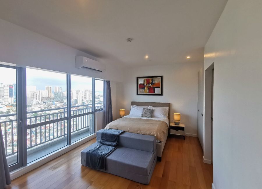 For Sale: Airbnb-Ready 1 BR Unit in Acqua Private Residences
