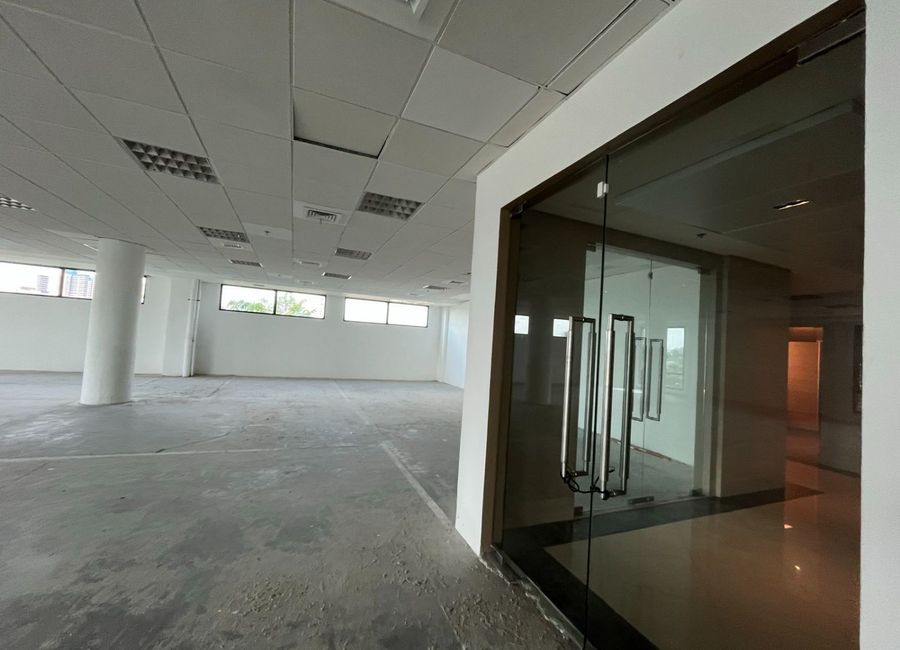 118sq.m Office Space For Rent in BTTC Centre, San Juan City!