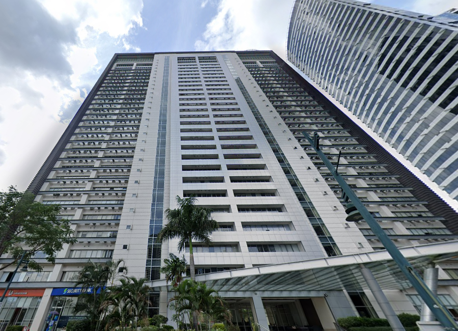 Condominium in Fairways Tower BGC Taguig For Sale