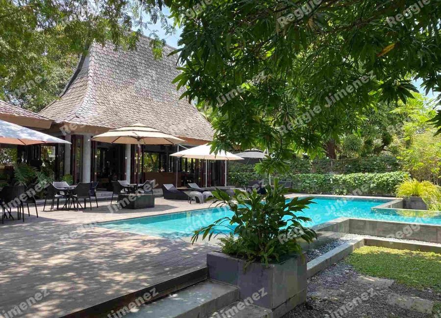 RESORT STYLE BEACH HOME 7 BR IN MATUOD BEACH