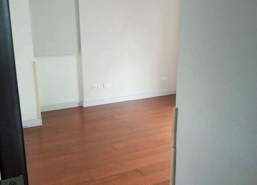 ROYALTON AT CAPITOL COMMONS 2 BEDROOM CONDO FOR SALE