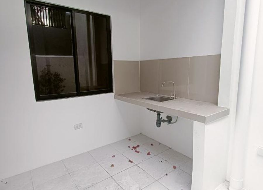 Duplex 2 Storey Townhouse 8.8M unit for sale Talon Singko Las Pinas ...