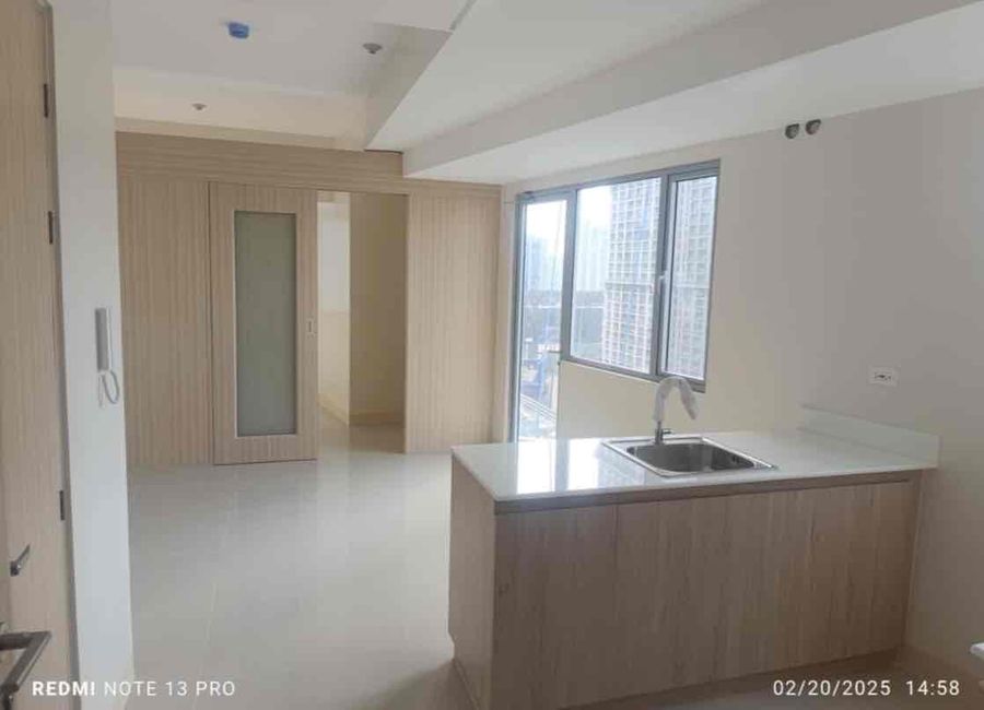 Light 2 Residences Boni MRT Edsa Mandaluyong with Direct Access in SM Mall
