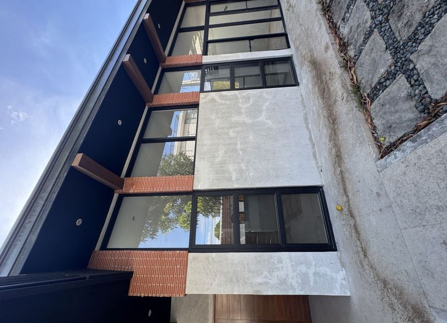 MERVILLE PARK SUBDIVISION 4 BEDROOM HOUSE AND LOT FOR SALE