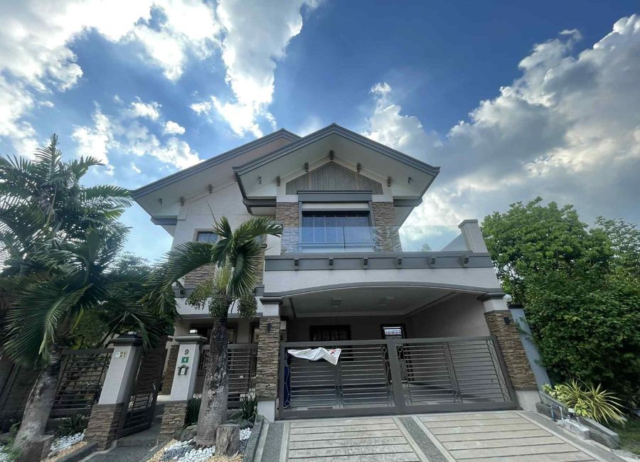 Spacious 5BR Home with Pool & Garden in Filinvest Heights QC - Gio