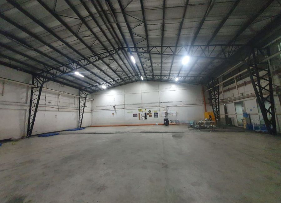 For Lease 1000 sqm Warehouse unit in Makati