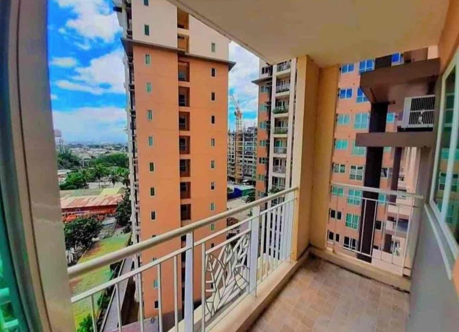 Ready for Occupancy Condo near BGC Makati Ortigas CBD, The Rochester 2 ...