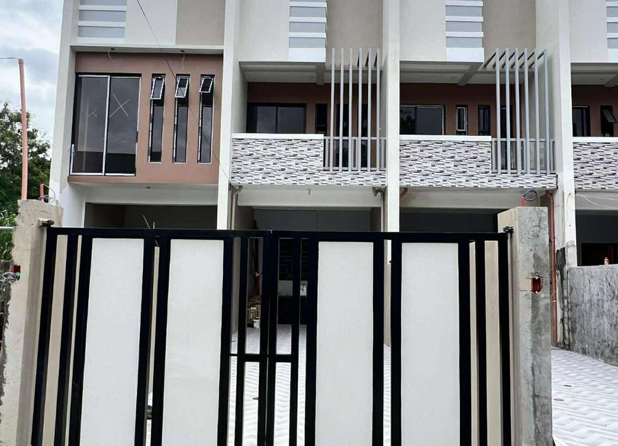 Commonwealth For Sale 2 Storey Townhouse 3 Bedrooms near Litex Market rg