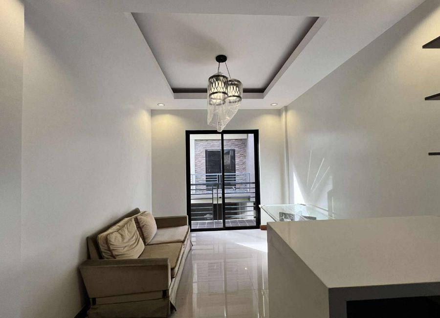 4 Bedroom Townhouse in Don Antonio Heights near FEU Fern, UP Diliman ...