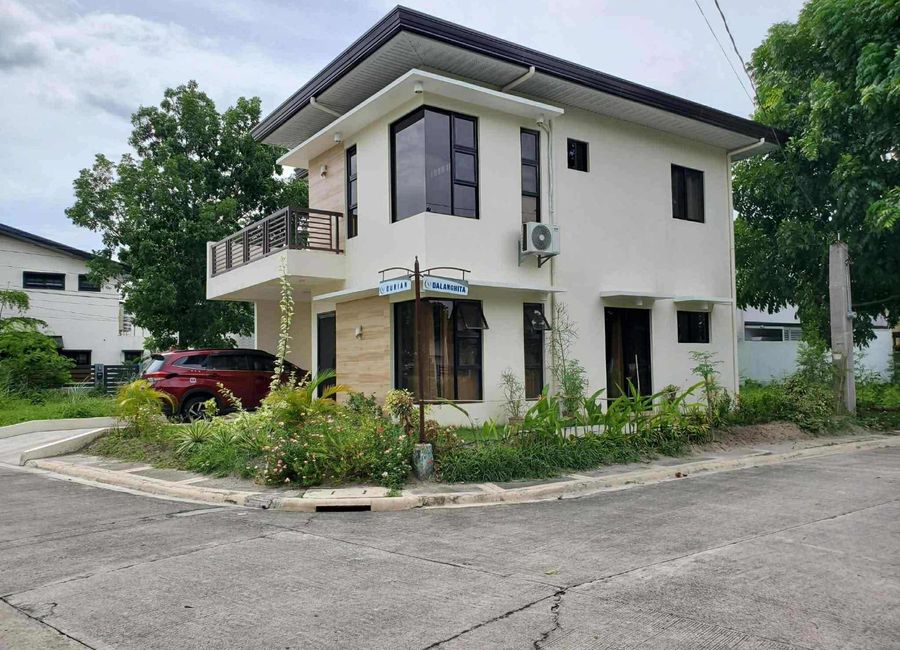 3BR Modern Residential House in Clark Manor Subdivision