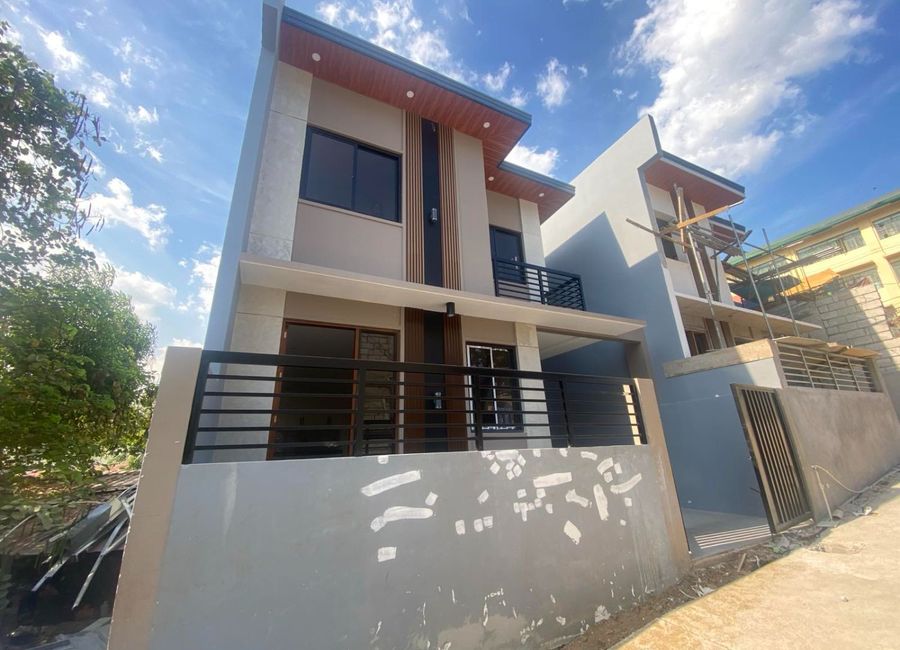 🏡 For Sale: Modern Corner House in Eliora, Amparo Subdivision! - Rey