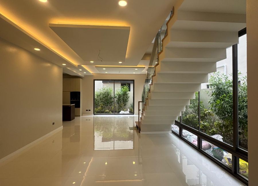 FOR SALE – 3-Storey Residential House in BF Homes President’s Heights ...