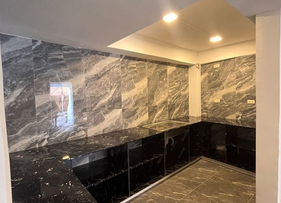 🏡 Newly Renovated 3-Storey House for Sale with Parking – Deca Homes ...