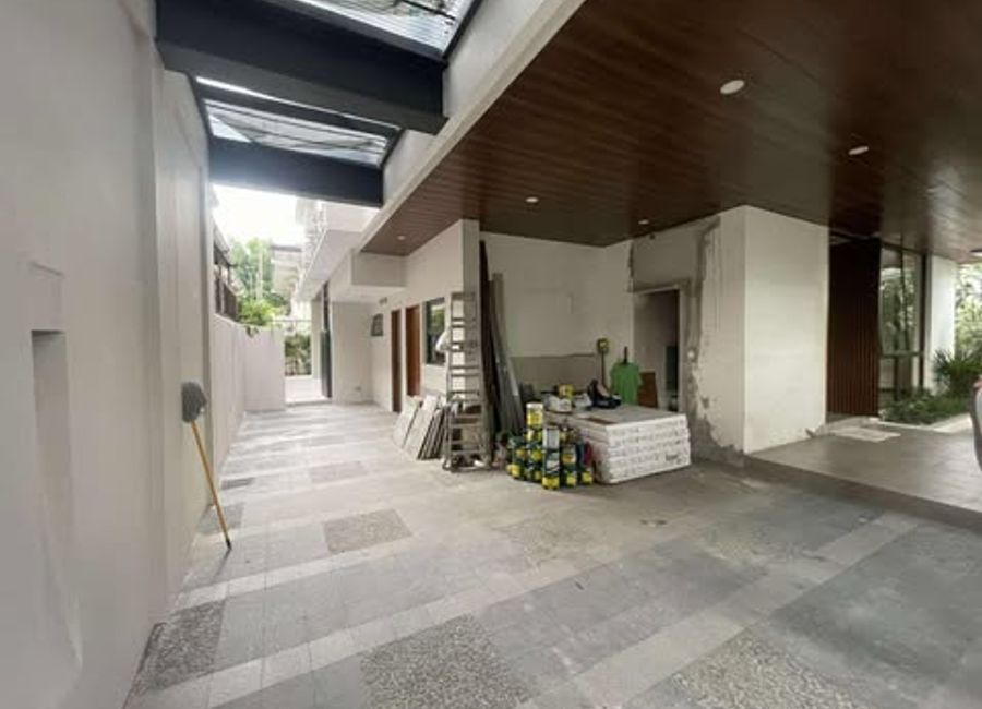 Prestigious Casa Milan Residence — 3 Floors, 6 Baths, Maid & Driver’s ...