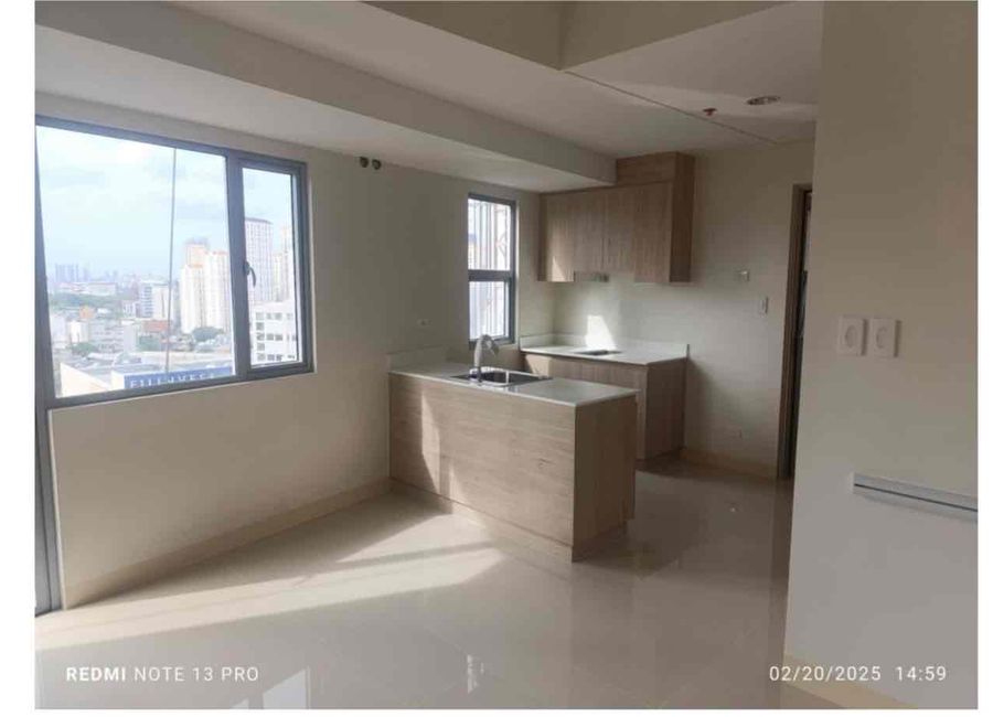Prime Condo for Sale beside Boni MRT Station | Light 2 Residences by SMDC