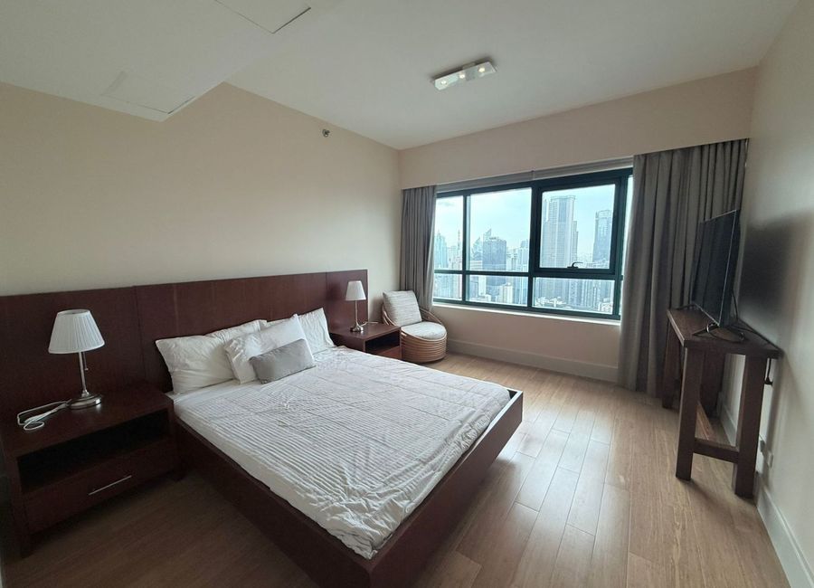 Luxury 3Bedroom Unit at Edades Tower Rockwell