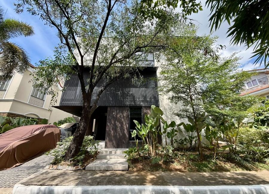 FOR SALE: 4BR Modern Corner House in McKinley Hill Village, BGC