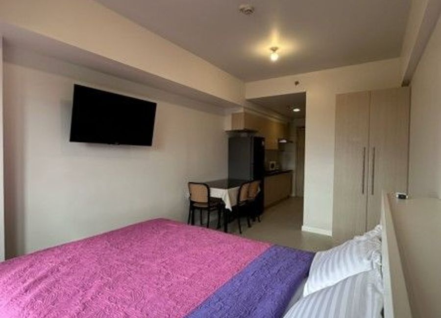 REDUCED Cerca Viento Studio Rent Php25k plus Tax