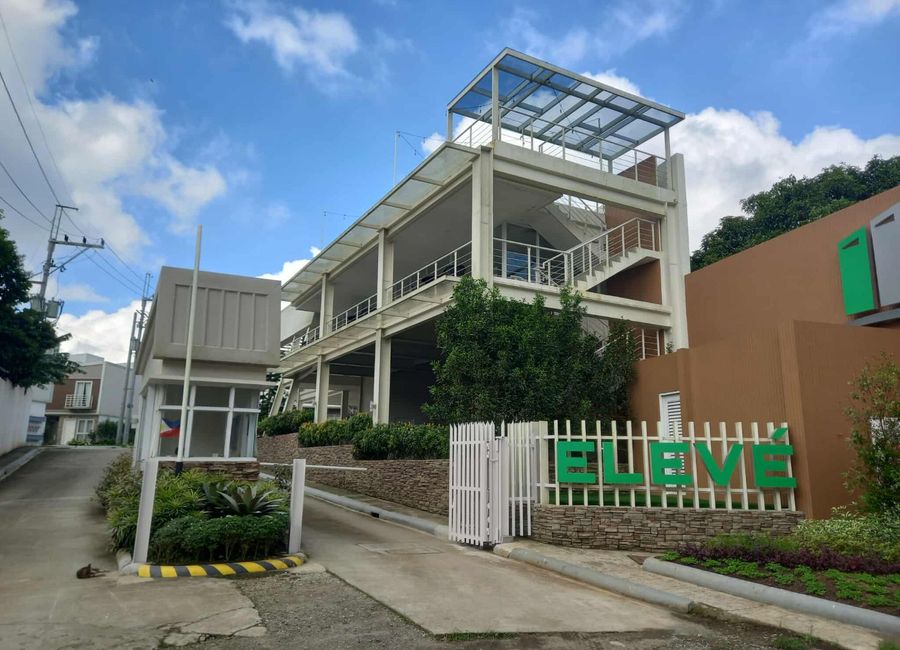 Duplex House For Sale in Tagaytay City (Eleve Homes)-MC