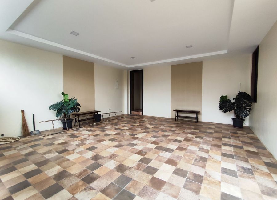 House & Lot For Sale in Greenwoods Village-MC