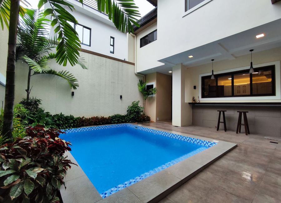 House & Lot For Sale in Greenwoods Village-MC