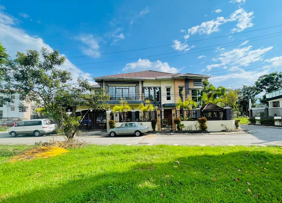 FOR SALE PRE OWNED GOOD BUY VAST HOME IN PAMPANGA NEAR NLEX & CLARK