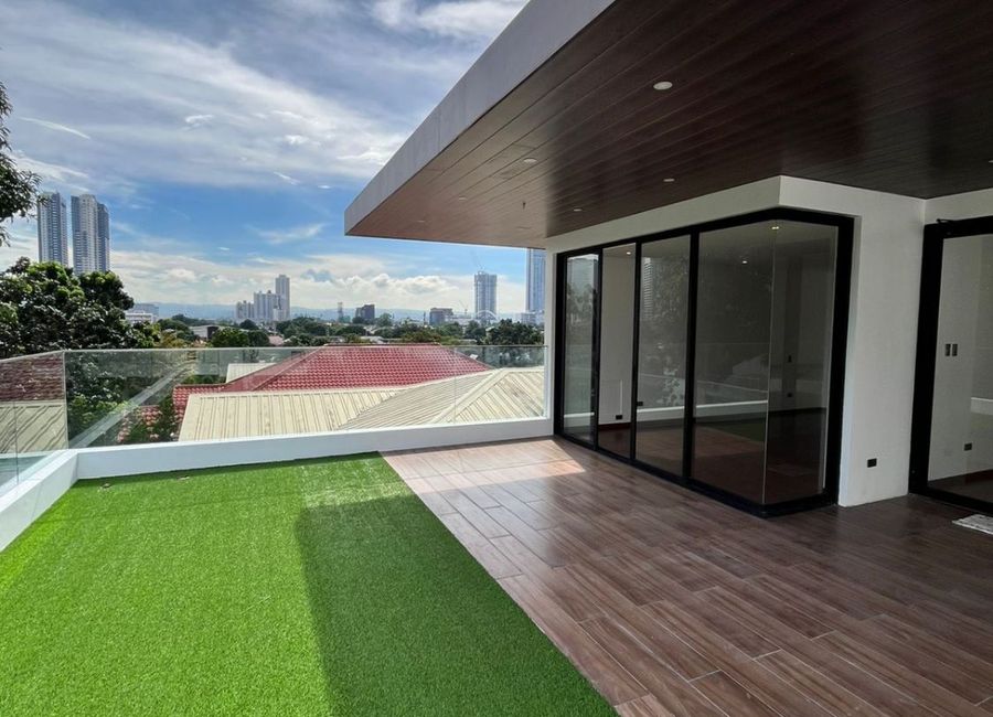 White Plains Subdivision 7 Bedrooms Unfurnished House and Lot for sale ...