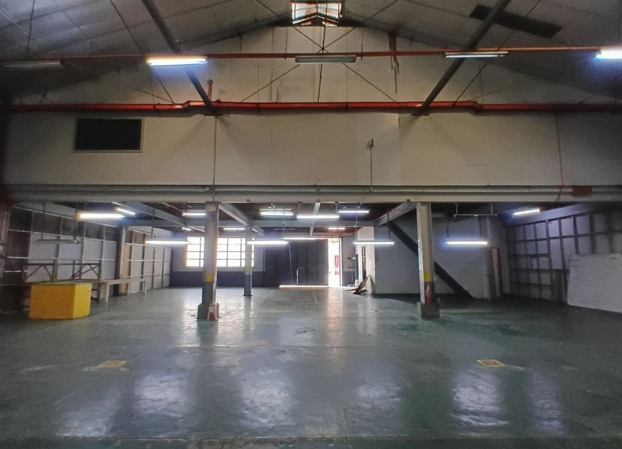 WAREHOUSE FOR LEASE IN WEST SERVICE ROAD, PQUE