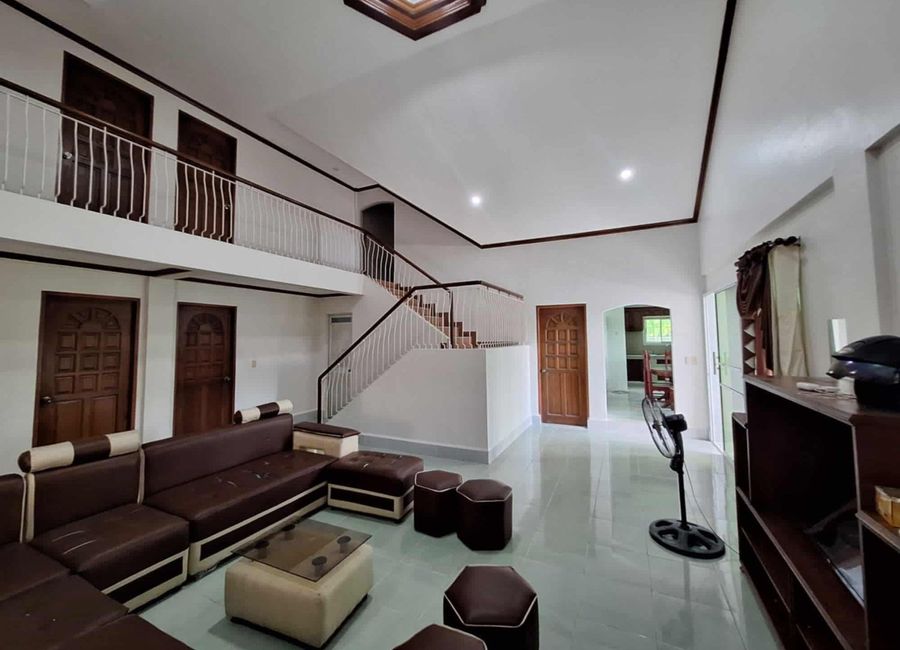 House and Lot with Swimming pool Clean title for Sale in Camiling Tarlac