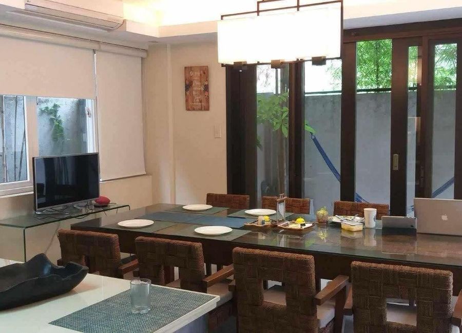 FOR SALE/LEASE: House and Lot located in Durham St. Hillsborough Alabang