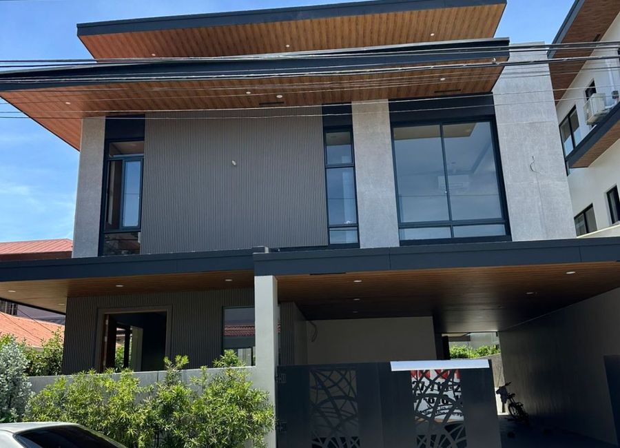 FOR SALE Brand New House and Lot in Presidents Heights BF Homes, Sucat ...