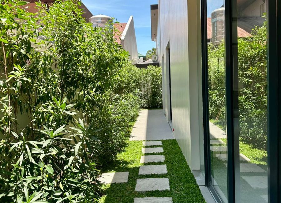 FOR SALE Brand New House and Lot in Presidents Heights BF Homes, Sucat ...