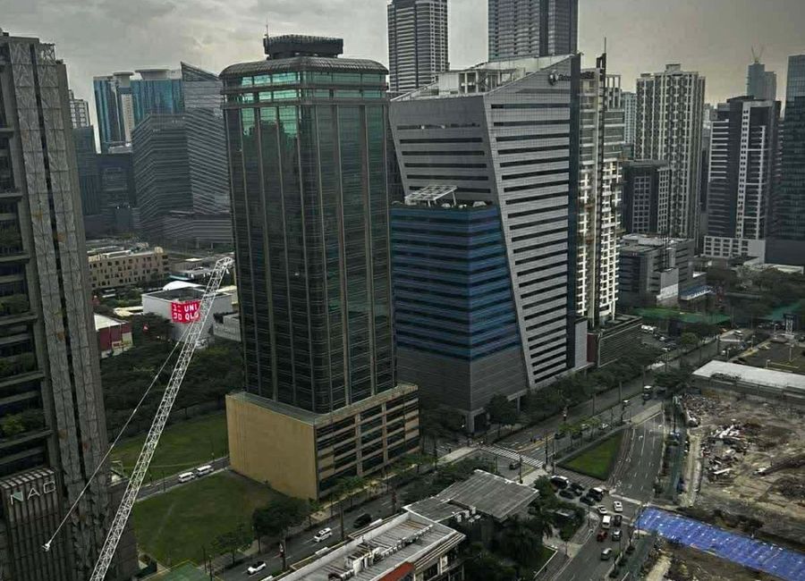 Avida Turf Tower 1 - 2 Bedroom with Parking Slot