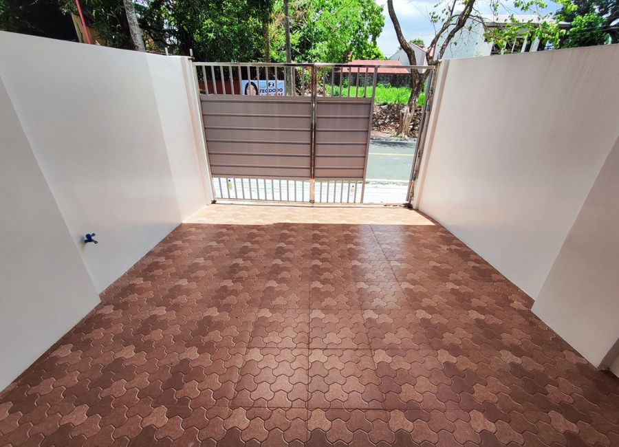 3 Storey Townhouse For sale in Brgy.Cupang Antipolo inside Rancho Subd. rg