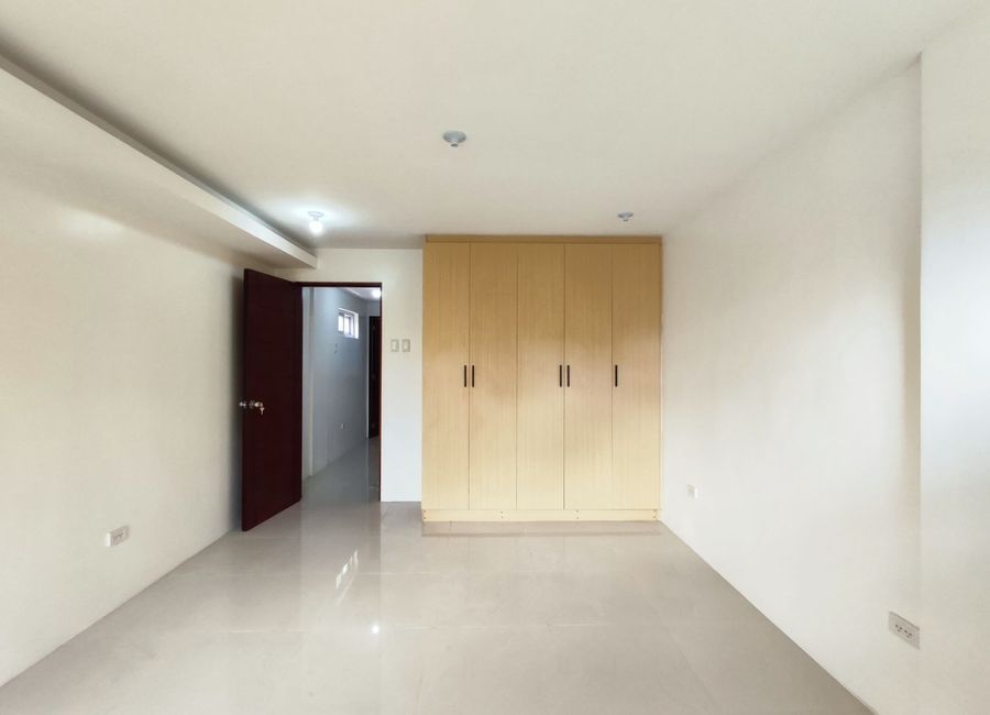 3 Storey Townhouse For sale in Brgy.Cupang Antipolo inside Rancho Subd. rg