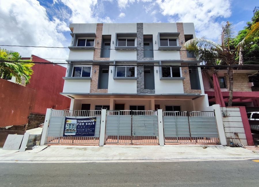 3 Storey Townhouse For sale in Brgy.Cupang Antipolo inside Rancho Subd. rg