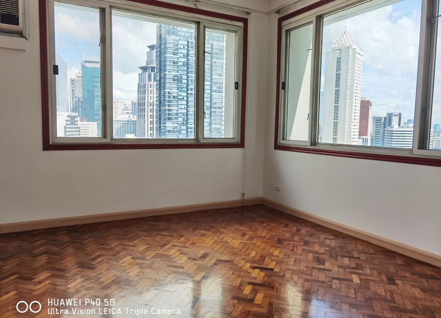 For Lease: 3 Bedroom with Parking in The Asia Tower
