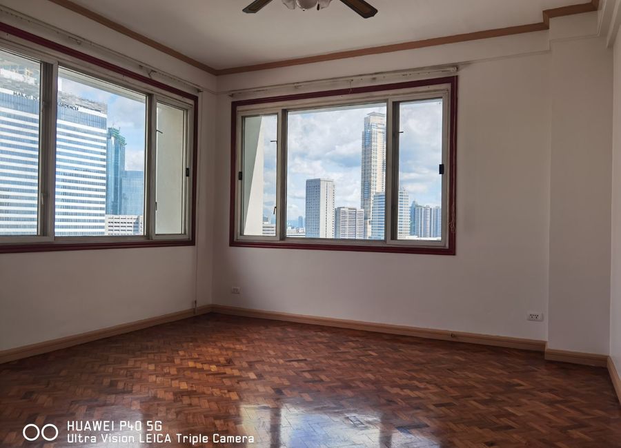 For Lease: 3 Bedroom with Parking in The Asia Tower