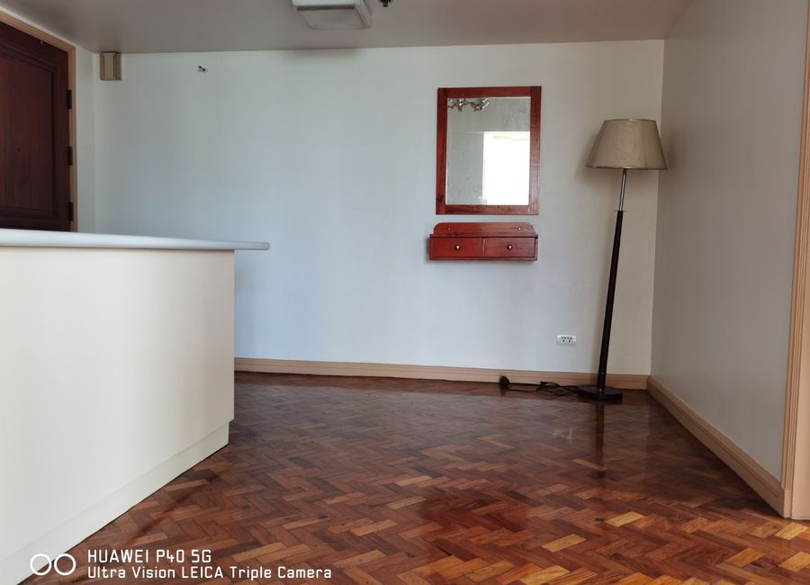 For Lease: 3 Bedroom with Parking in The Asia Tower