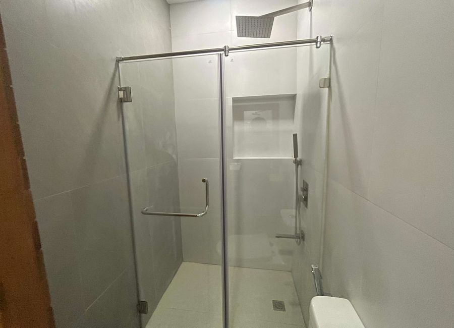 Prime Neopolitan Fairview House for Sale Near Commonwealth Ave - Gio