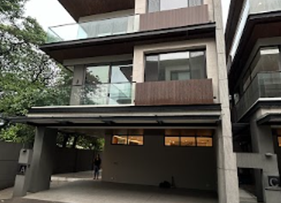 VALLE VERDE BRAND NEW TOWNHOUSE WITH ELEVATOR FOR SALE