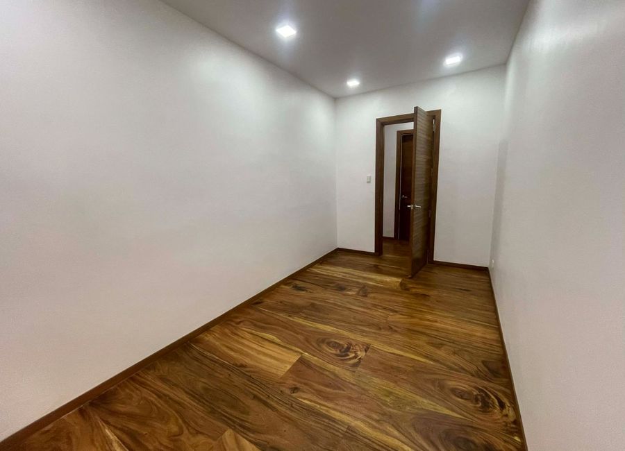 Elite Living in Neopolitan Fairview: Brand-New 5BR Estate - Gio