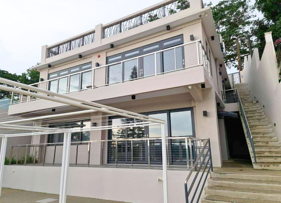3BR House & Lot in Tagaytay Overlooking Taal Lake Volcano