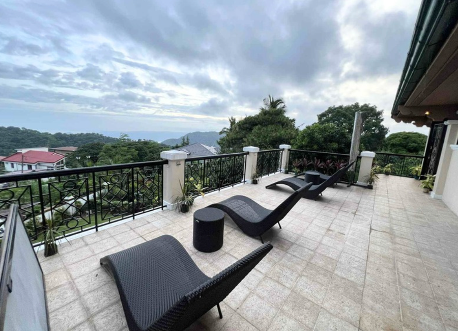 TAGAYTAY RIDGE-SIDE VILLA FOR SALE