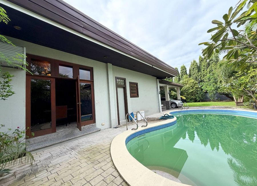 House and Lot Merville Park Subdivision, Parañaque City - For SALE