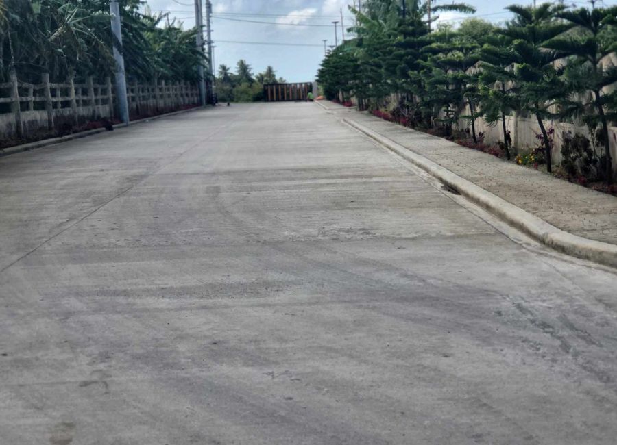 FOR SALE 1000 SQM LOT IN LETICIA FARM BESIDE LA PRAIRIE TAGAYTAY