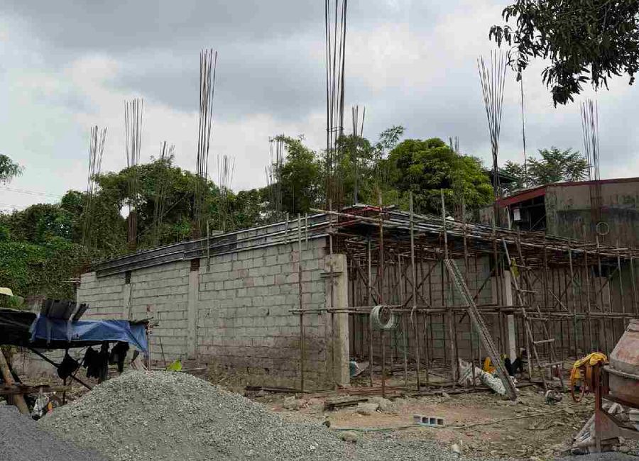 Pre-selling Duplex House and Lot in Town & Country Executive Village