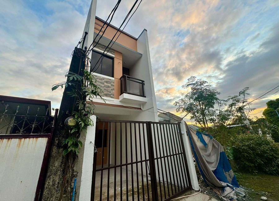 Spacious 96 sqm Townhouse Near Schools & Main Roads - Gio